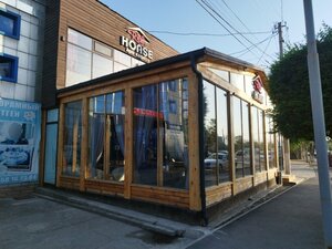 Rich House (Tumonbay Baizakov Avenue No:161, Jalal-Abad), kafe  Celalabat'tan