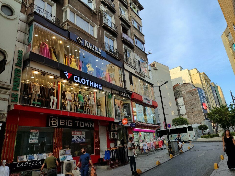 Giyim mağazası Elisa Evening Dress, İstanbul, foto