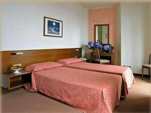 Hotel Belvedere (Piedmont, Provincia del Verbano-Cusio-Ossola, Verbania, Viale Magnolie, 6), otel  Verbania'dan