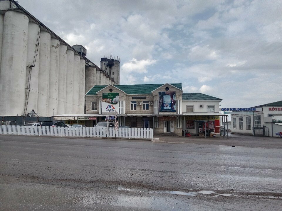 Otomobil yedek parçaları R8, Aktöbe, foto