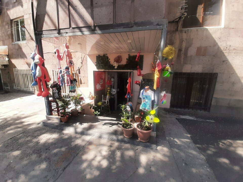 Hediyelik eşya mağazaları Магазин подарков и сувениров, Erivan, foto