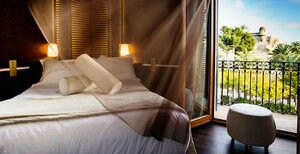Hotel Hostal Cuba (Comunidad Autònoma de Cataluña, provincia de Barcelona, Moncada y Reixach, Carrer Sant Sebastià, 1), otel  Palma'dan