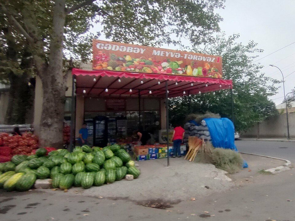 Gıda pazarı Gədəbəy Kənd Məhsulları, Gence, foto