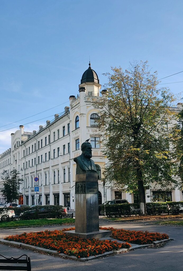 Anıt, heykel Л. Трефолев, Yaroslavl, foto