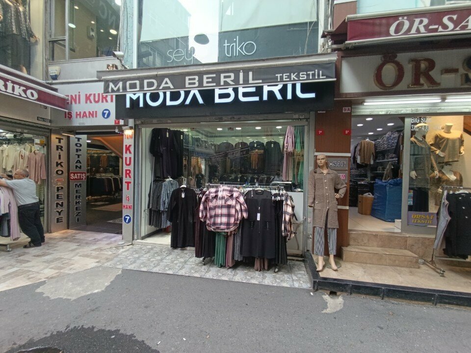 Giyim mağazası Moda Beril, İstanbul, foto