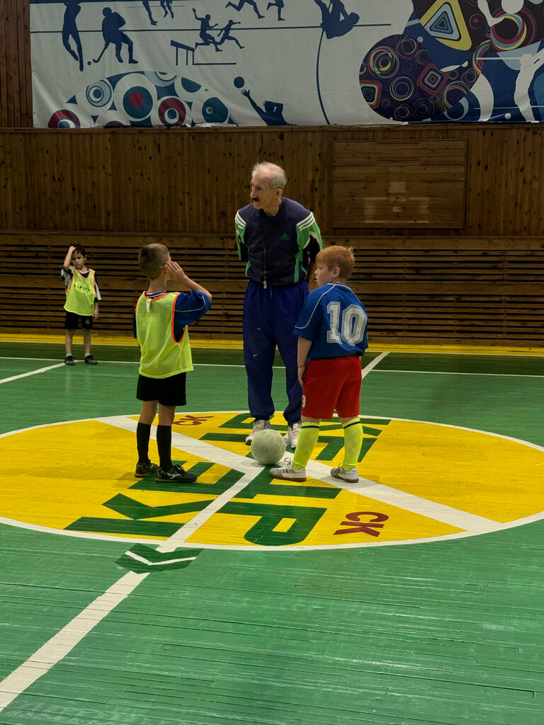 Çok amaçlı spor tesisleri Kedr, Sovetski, foto