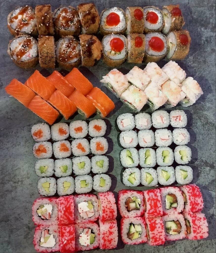 Suşi restoranı Наумиролл, Engels, foto