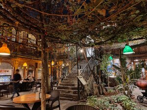Abovyan 12 (Abovyan Street No:12, Yerevan), kafe  Erivan'dan