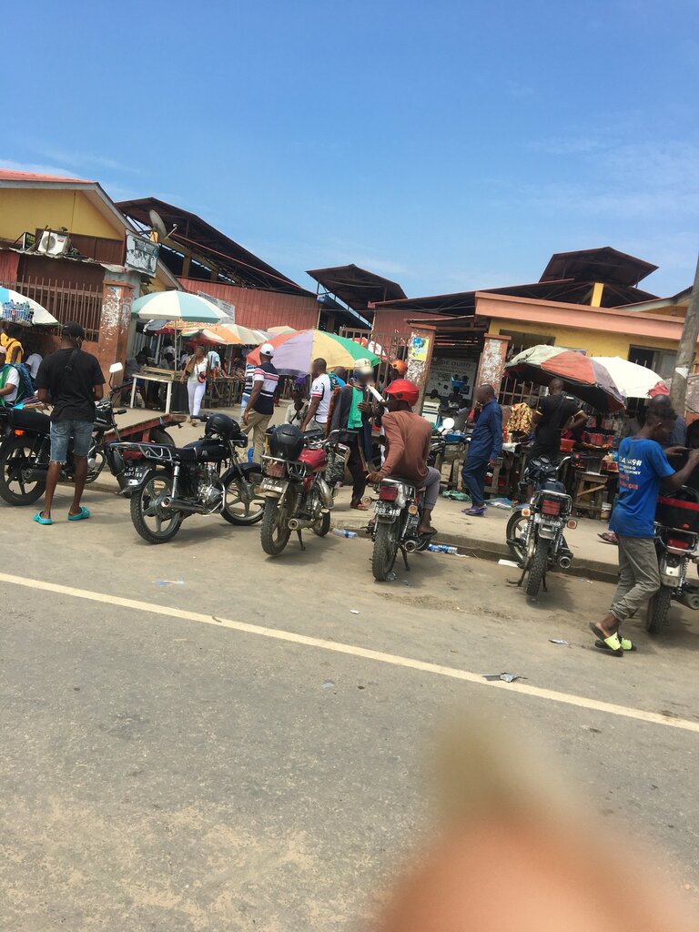 Gıda pazarı Mercado dos Congoleses, Loanda, foto