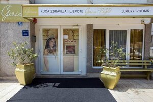 B Gold Luxury Rooms (Antuna Branka Simica 33,21000 Split,), otel  Split'ten