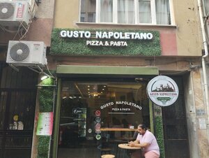Gusto Napoletano (İstanbul, Bakırköy, Cevizlik Mah., Sakızlı Yalı Sok., 7A), pizzacılar  İstanbul'dan