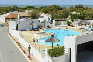 Otel Camping Le Clos du Rhône, , foto