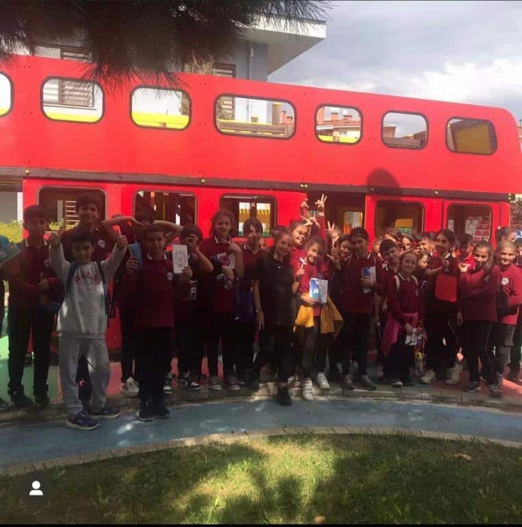 Ortaokul Sare Selahattin Uzal Ortaokulu, İstanbul, foto