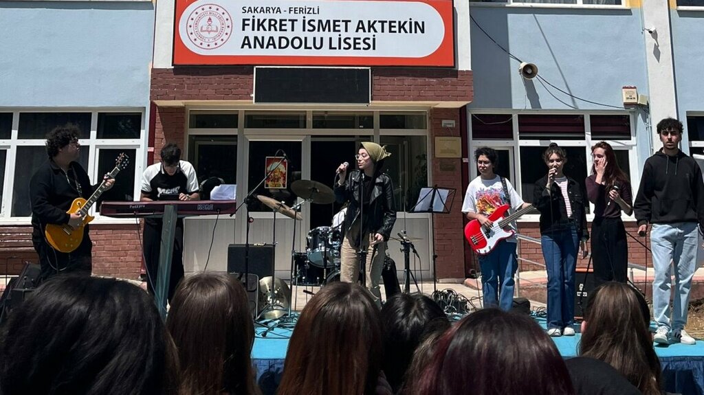 Lise Ali Dilmen Anadolu Lisesi, Erenler, foto
