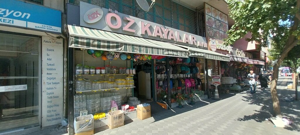 Tuhafiyeler Öz Kayalar Avm, İstanbul, foto