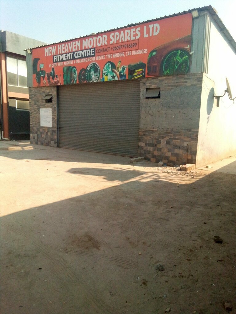 Otomobil yedek parçaları New Heaven Motor Spares, Lusaka, foto