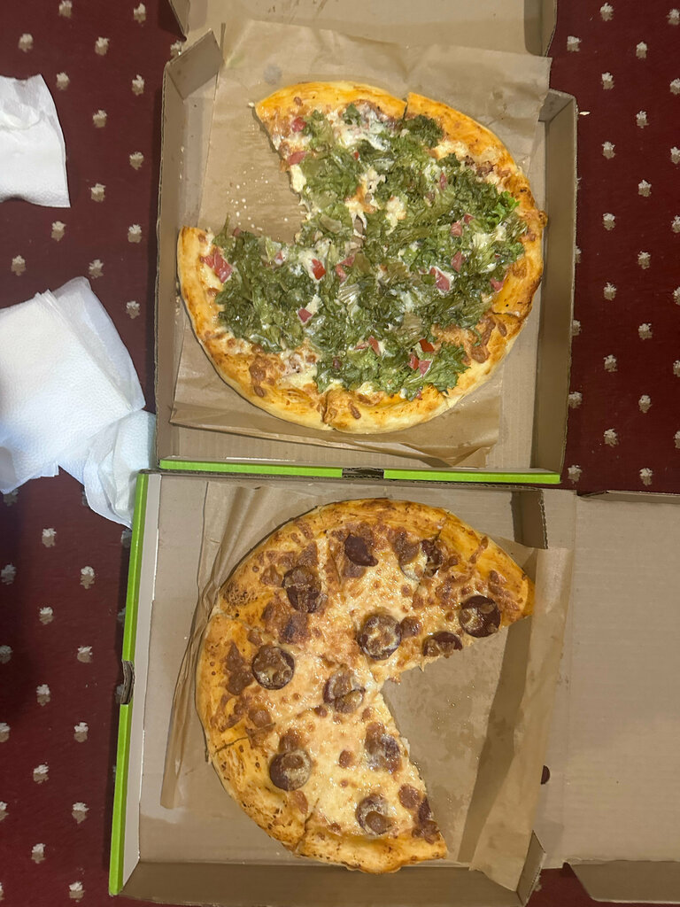 Hazır yemek teslim servisleri Три пекаря, Makhachkala, foto