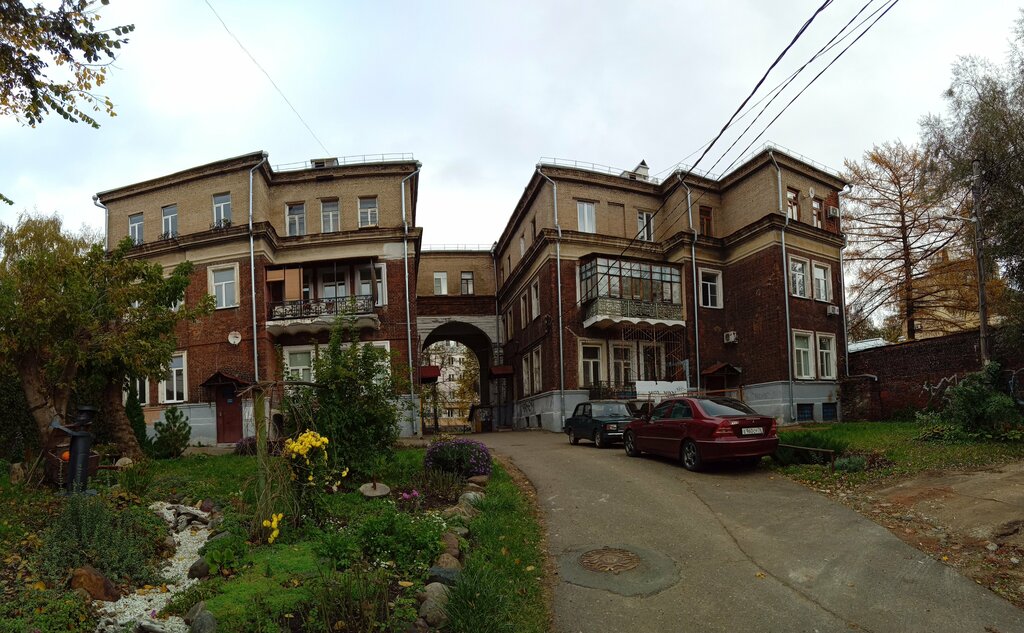 Park, sokak heykeli Шапокляк, Yaroslavl, foto