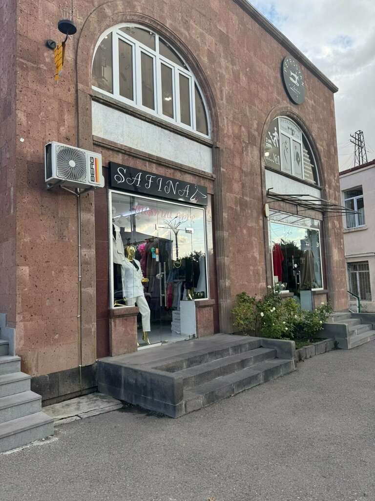 Giyim mağazası Safina, Gümrü, foto