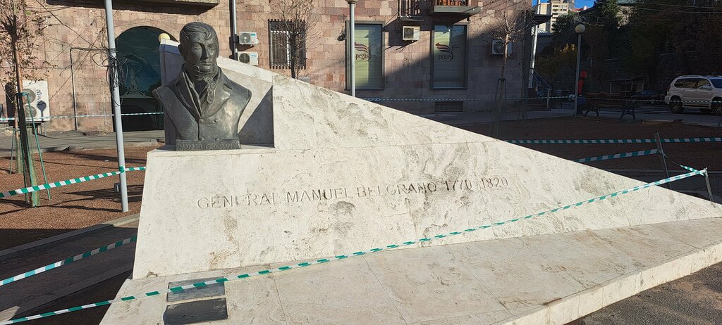 Anıt, heykel Bust of General Manuel Belgrano, Erivan, foto