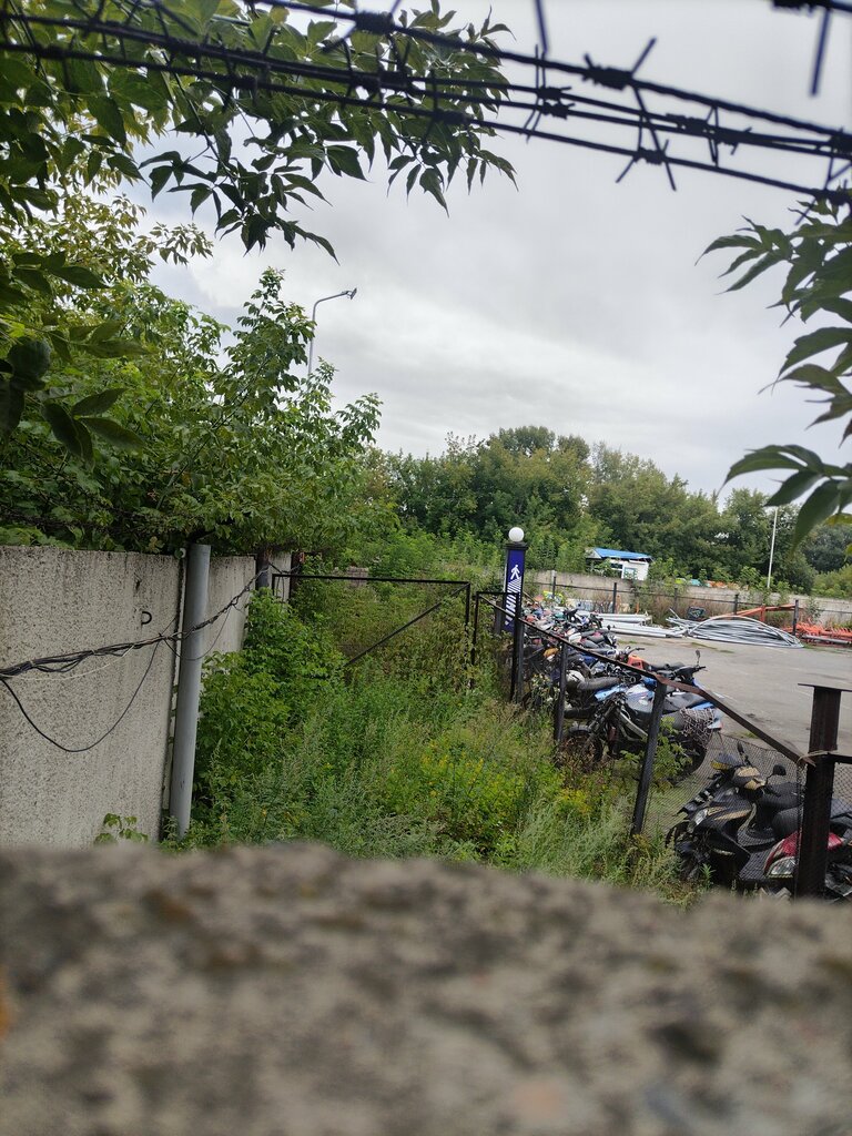 Yediemin otoparkları Shtrafstoyanka, Kemerovo, foto