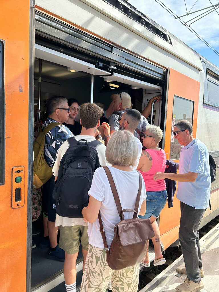 Tren istasyonu Cubelles, Katalonya, foto