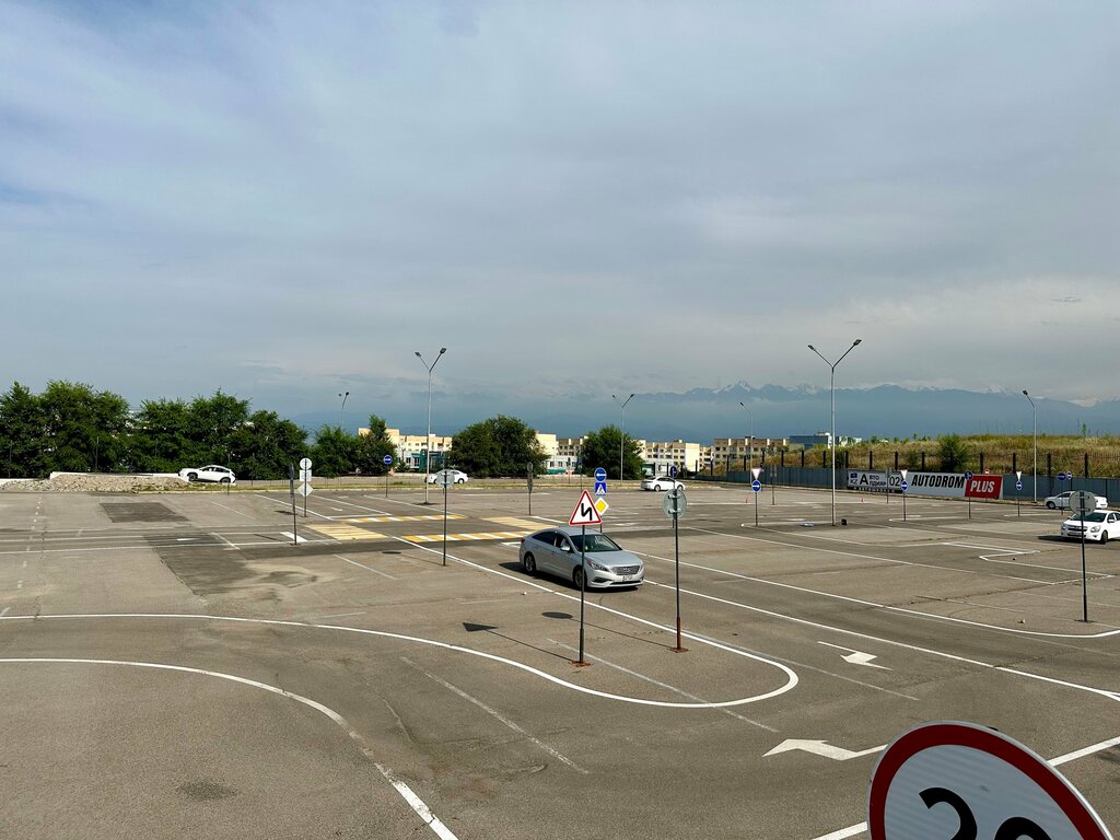 Otomobil pisti AutodromPlus, Almatı, foto