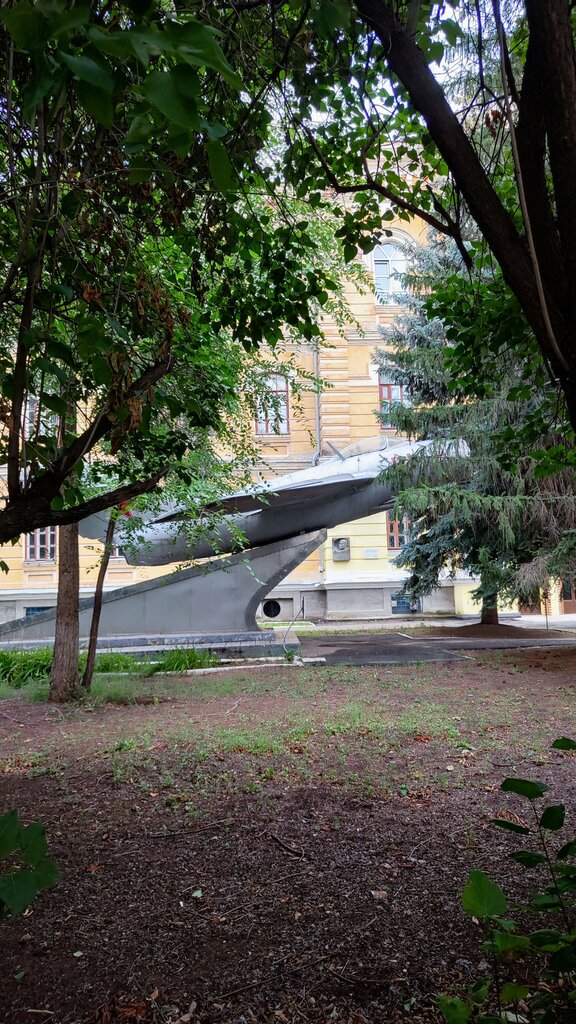 Teknoloji anıtı Истребитель МиГ-15, Orenburg, foto