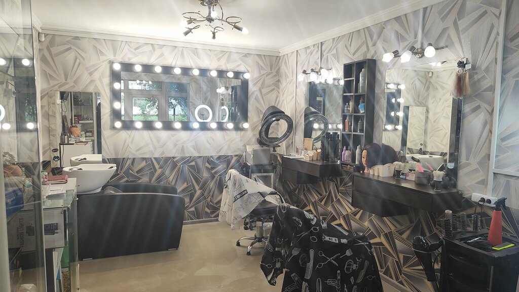 Güzellik salonu Tut-Strigut, Samara, foto