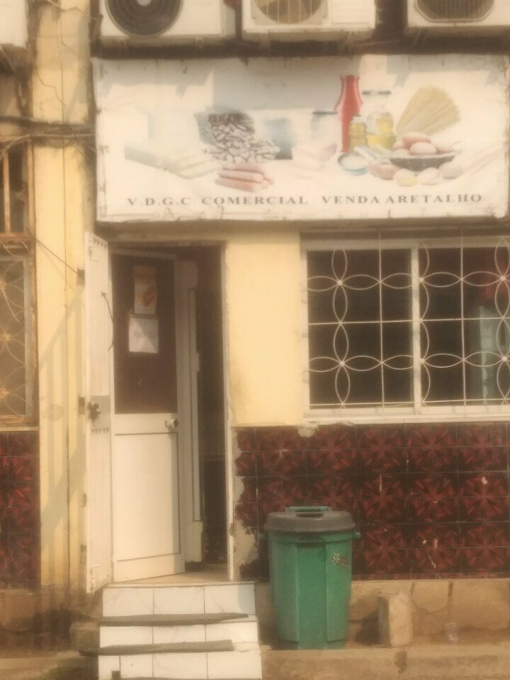 Kanatlı hayvan ürünleri ve yumurta V. D. G. C Comercial, Loanda, foto