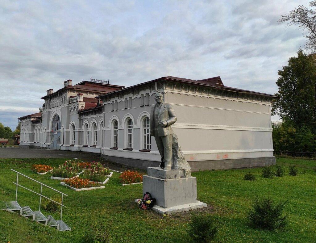 Anıt, heykel В.И. Ленин, Kirovskaya oblastı, foto
