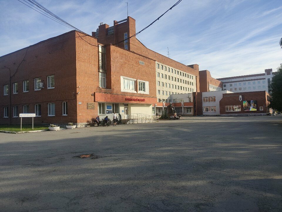 Hastaneler Свердловский областной госпиталь для ветеранов войн, Yekaterinburg, foto