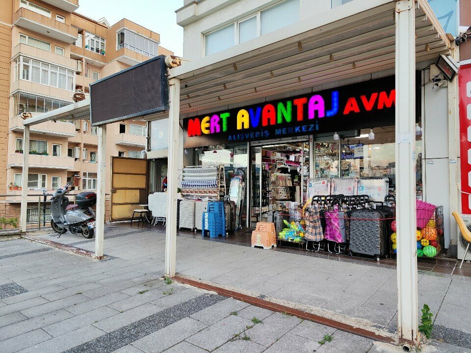 Alışveriş merkezleri Mert Avantaj Avm, İstanbul, foto