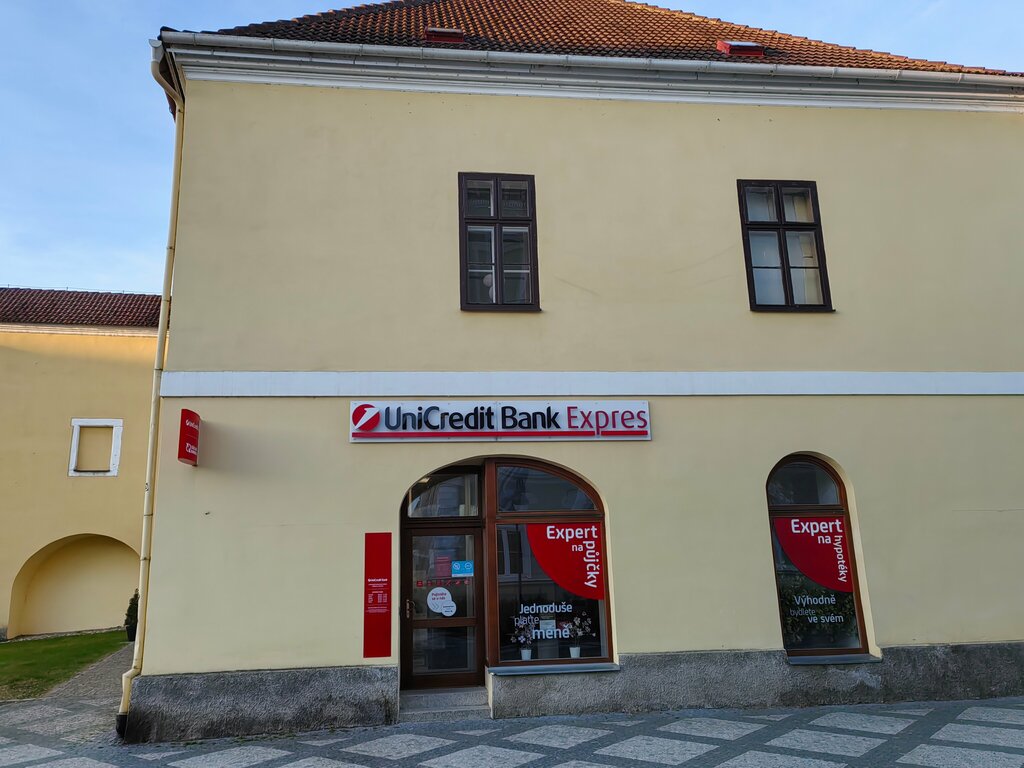 ATM'ler UniCredit Bank, Krnov, foto
