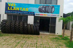 Importadora Val Llantas - Oficina Central (Santa Cruz de la Sierra, Distrito Municipal 2, Subdistrito 17, Los Toborochis, 180), yönetim ofisi  Bolivya'dan