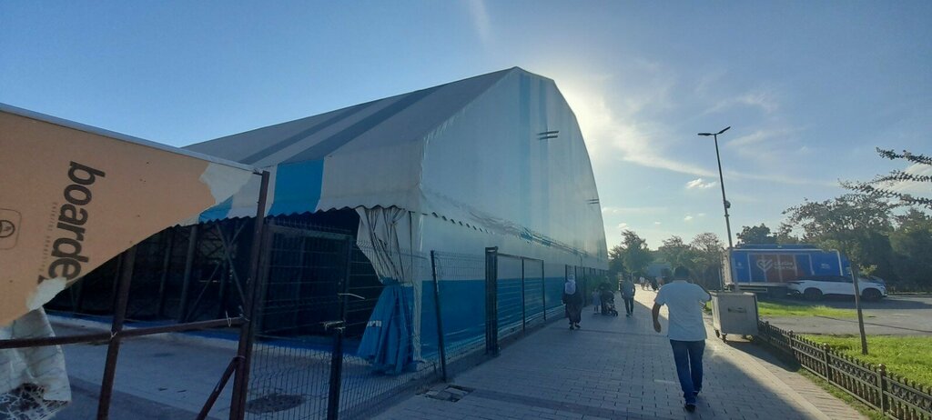 Çok amaçlı spor tesisleri İbb Çırpıcı Spor Tesisi, İstanbul, foto