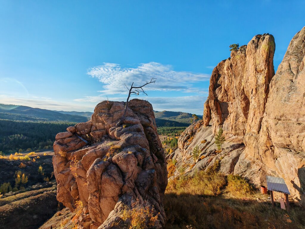 Dağ zirvesi Скала Осьминог, Buriatya, foto