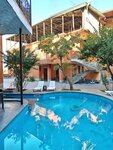 Red Hotel (Charents Street No:113/7), otel  Erivan'dan