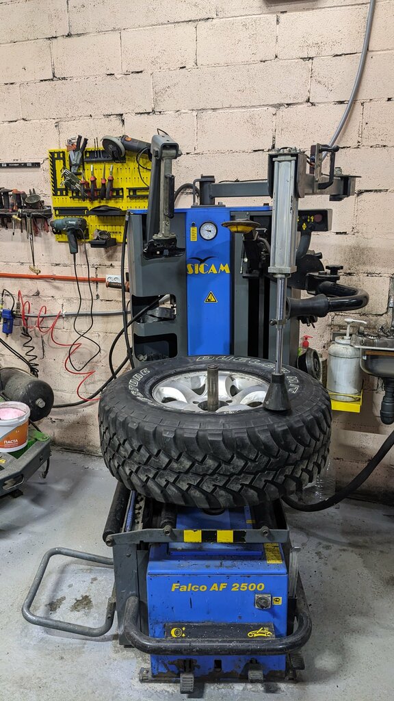 Oto lastik tamiri Tyre workshop, Coca, foto