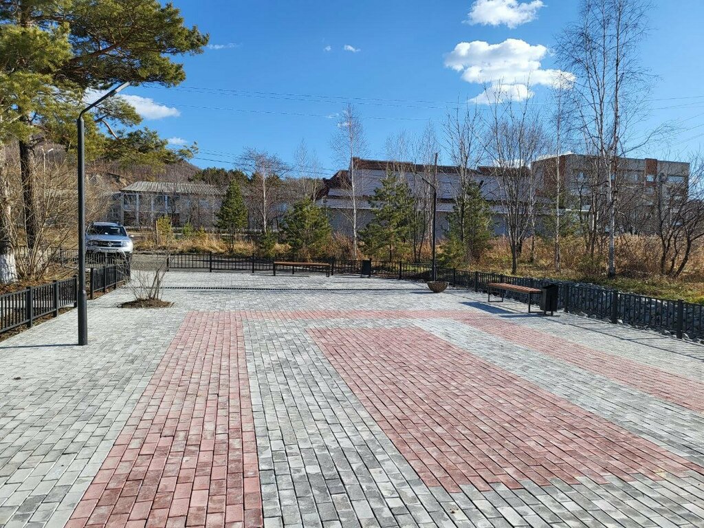 Anıt, heykel Памятник, Bikin, foto