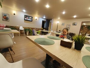 Snegirek (Oktyabrskaya ulitsa No:41, dachny posyolok Snegiri), restoran  Moskova ve Moskovskaya oblastından