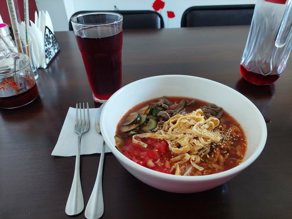 Kafe Kuksi plyus, Almatı, foto