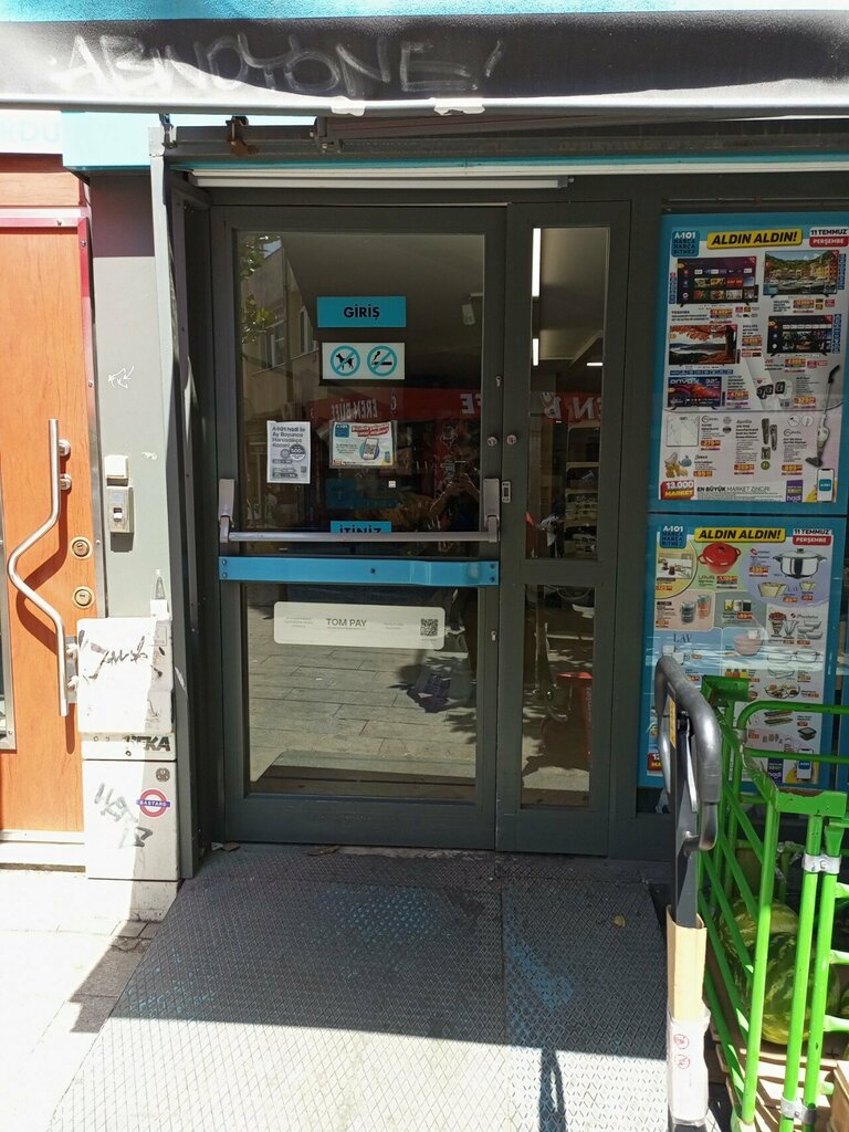 Süpermarket A101, İstanbul, foto