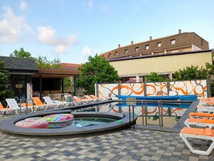 Тиволи (Glavnaya ulitsa No:13, posyolok Nizhnyaya Beranda), kafe  Soçi'den