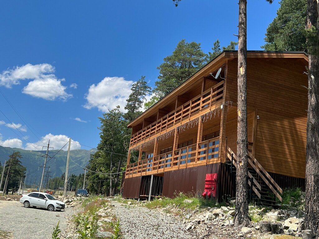 Konuk evi Gorizontal, Karaçay‑Çerkez Cumhuriyeti, foto