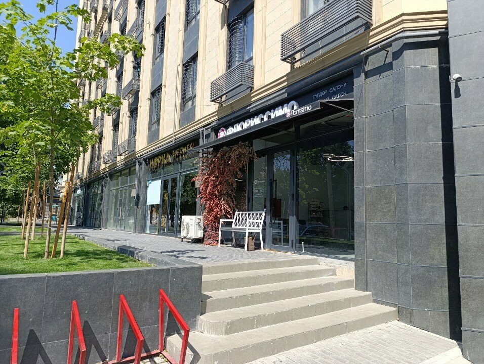 Çiçek pazarı Florissimo, Osh, foto