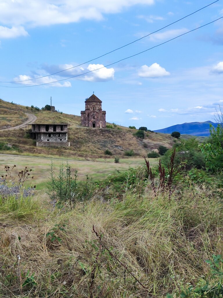 Ermeni apostolik kilisesi Սուրբ Աստվածածին Եկեղեցի, Tavuş, foto