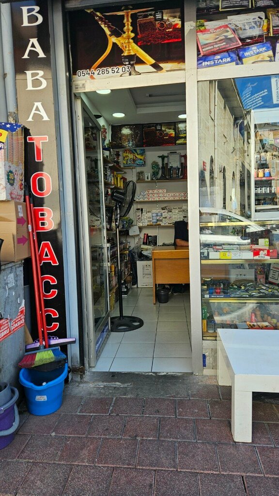 Tütün, sigara mağazaları Baba Tobacco, İstanbul, foto