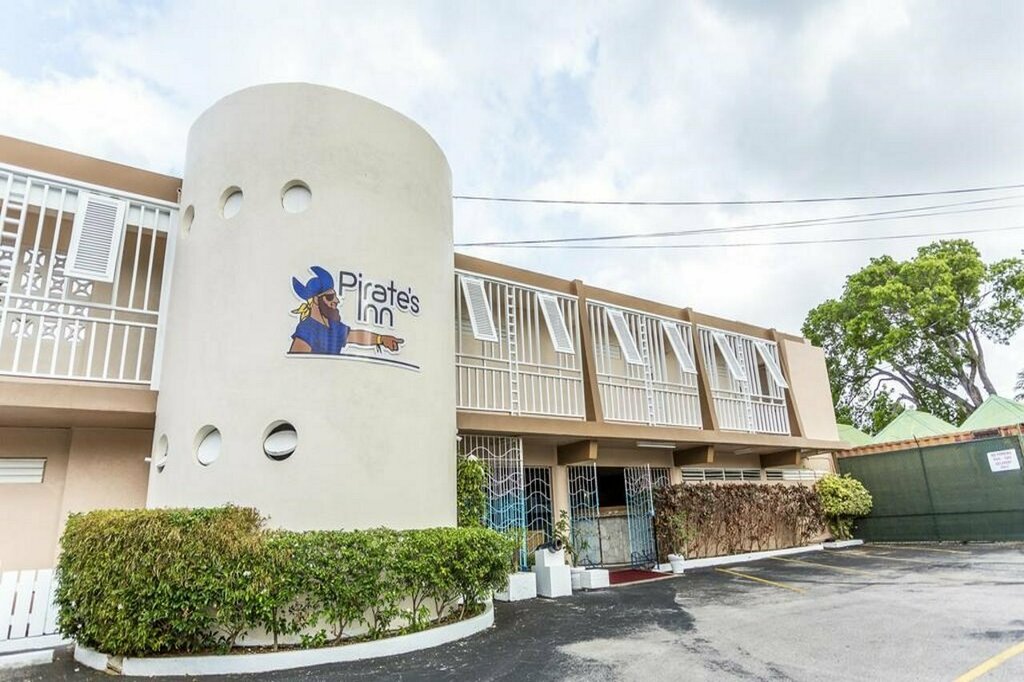 Otel Pirate's Inn, Bridgetown, foto
