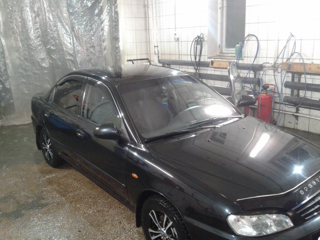Otomobil servisi AvtoTekhTsentr, Permski krayı, foto